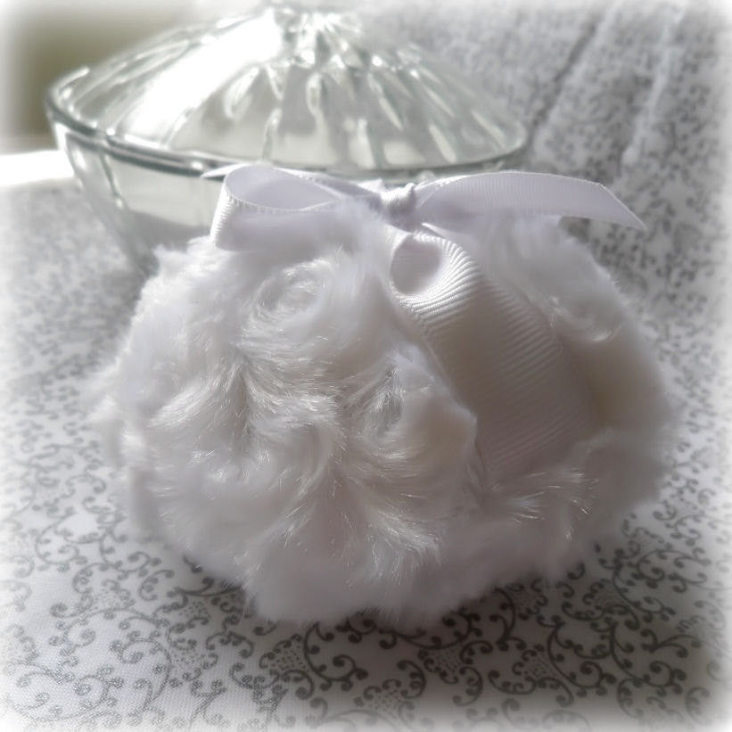 POWDER PUFF - fresh crisp white - pouf blanc - snow body powderpuff ...
