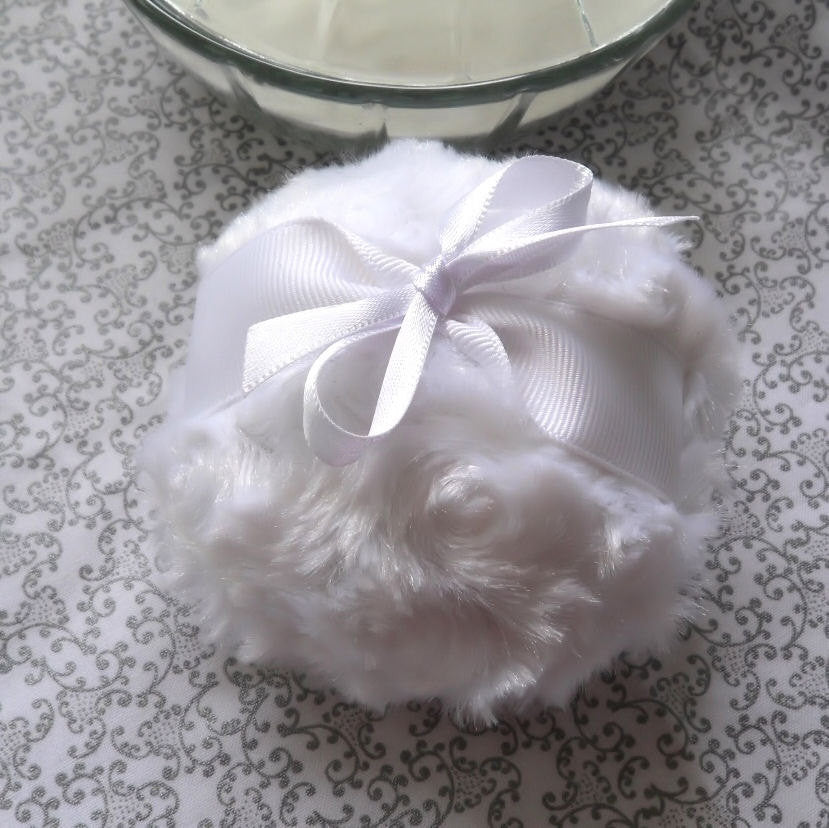 POWDER PUFF - fresh crisp white - pouf blanc - snow body powderpuff ...